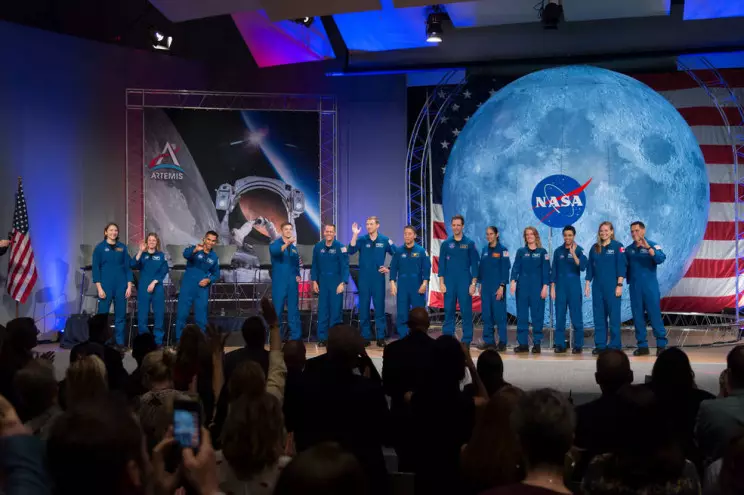 D'NASA Uwendungen fir Astronauten fir op de Mound ze goen sinn offiziell op
