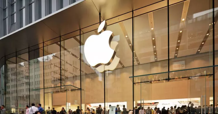 Apple dočasne zatvára obchody a venuje 15 miliónov dolárov na pomoc s koronavírusom
