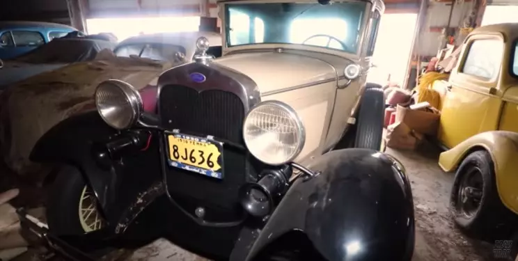 YouTuber-მა აუქციონზე გამოუშვა პენსილვანიის ბეღელში ნაპოვნი 50 ანტიკური მანქანა