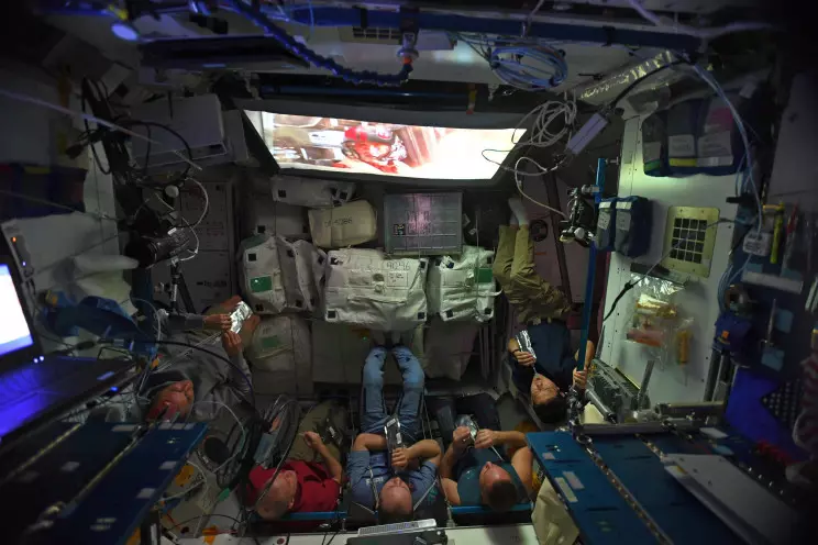 ЦОВИД-19: 7 метода које астронаути користе да се носе са дуготрајним затварањем