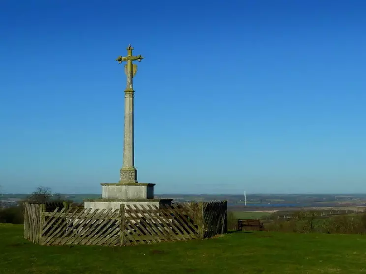 Crucea Ecaterinei de Aragon, Parcul Ampthill