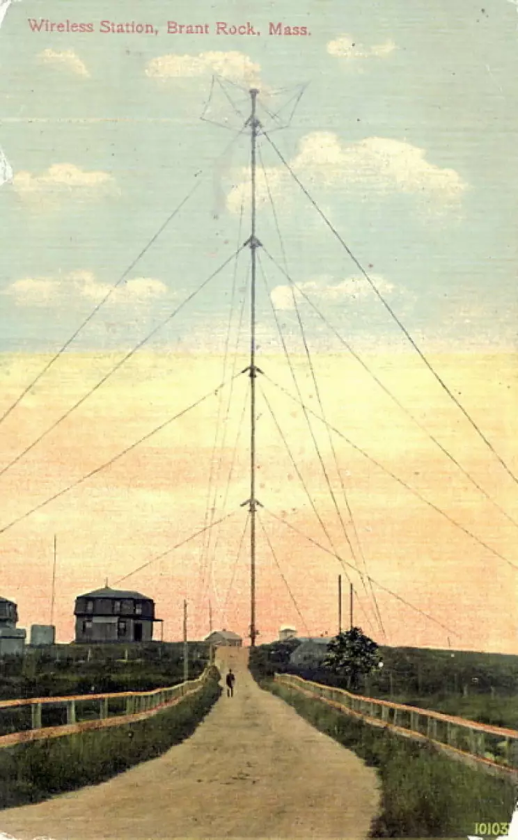 马萨诸塞州布兰特罗克的无线电桅杆
