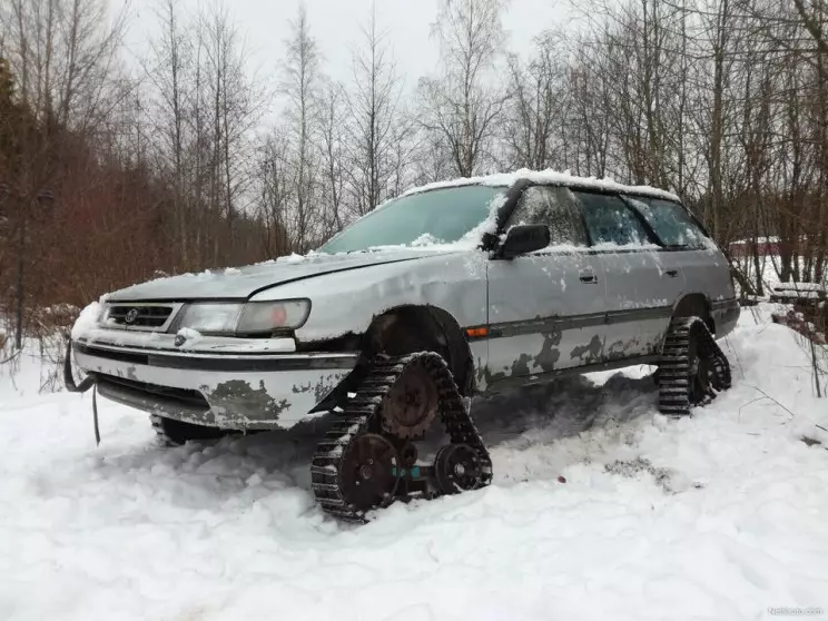 23 Gefierer moddéiert fir ze kucken wéi Mad Max-Styl Battle Cars