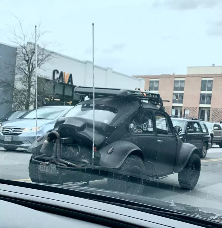 23 Gefierer moddéiert fir ze kucken wéi Mad Max-Styl Battle Cars