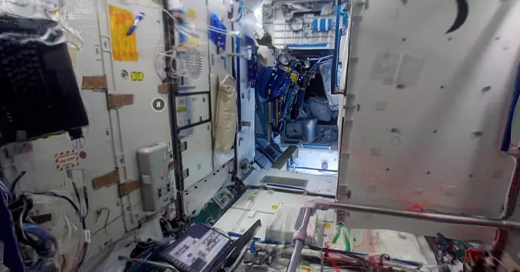 Tur ISS nganggo Rekonstruksi 3D Photogrammetric Éndah Ieu