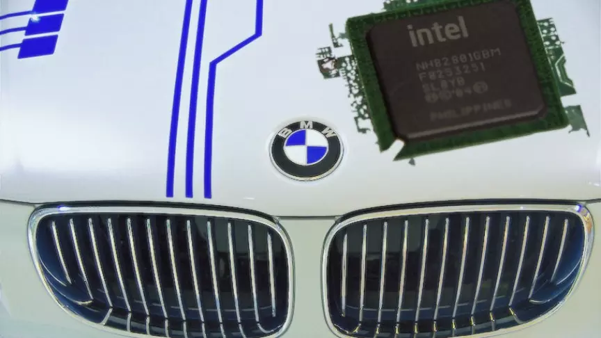 BMW awtonom awtoulaglary ösdürmek üçin Intel bilen birleşdi