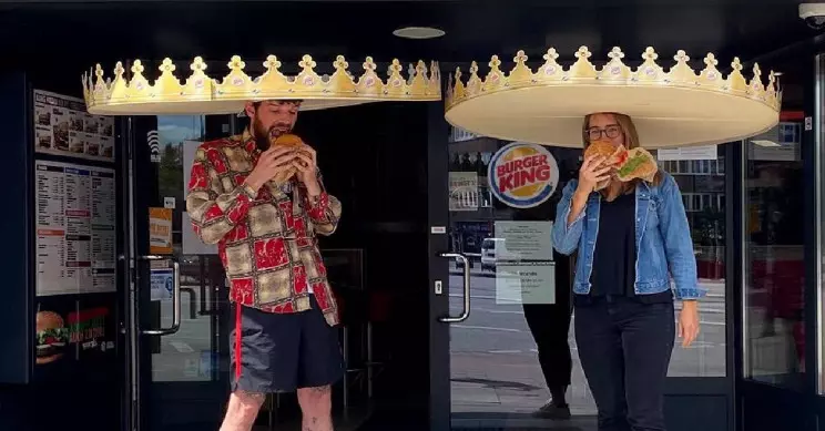 Burger Kings nye 'Social Distance Crowns' er nødt til å holde folk fra hverandre