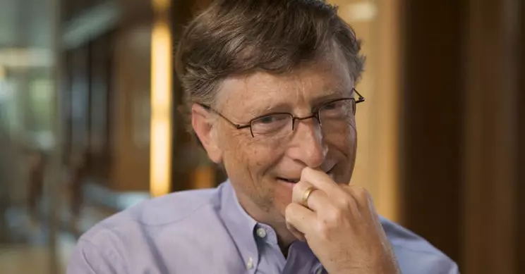 Bill Gates kalder COVID-19-vaccinekonspirationsteorier 'dumme'