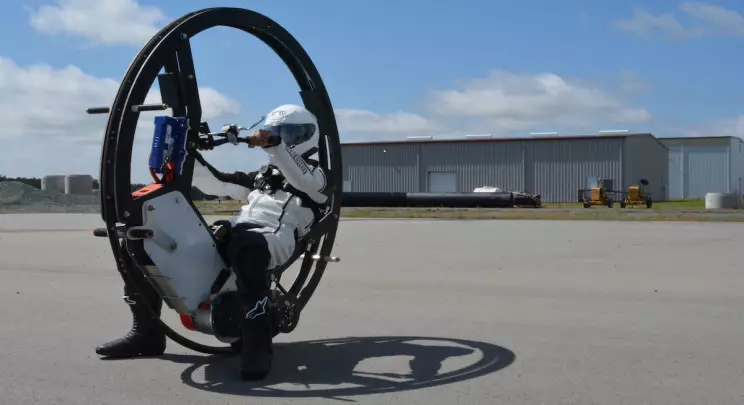 Ny Injeniera Duke University dia manorina ny Monowheel elektrika haingana indrindra eran-tany