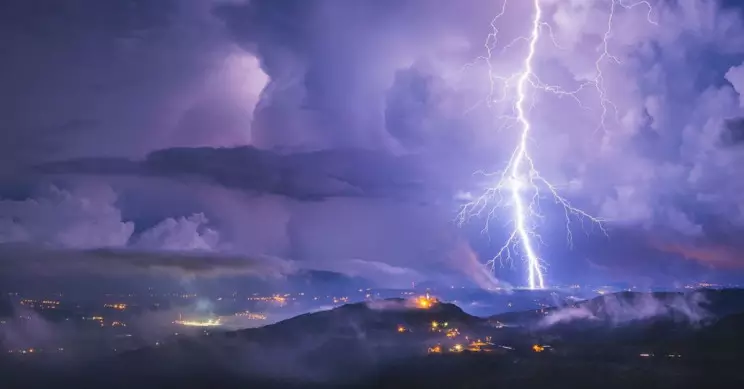 435-Mile 'Megaflash' Lightning Bolt brekt wrâldrekord