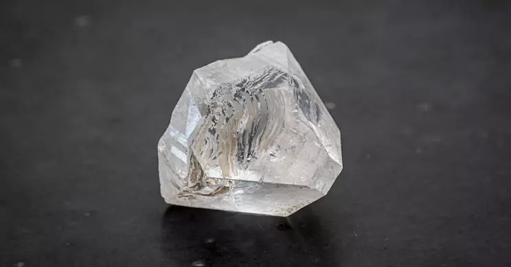 Cientistas no Japão constroem diamante mais duro usando novo método