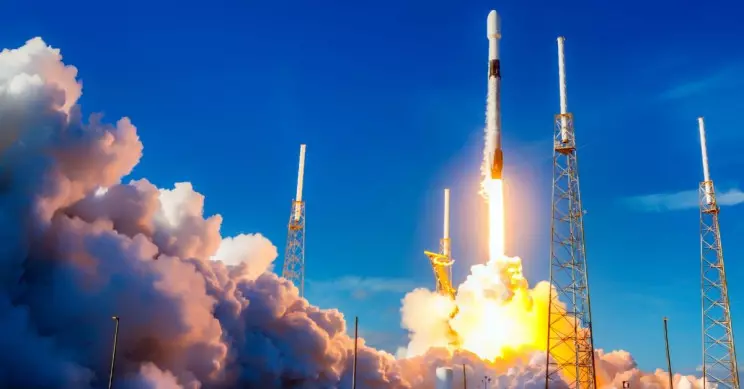 SpaceX ha appena interrotto il lancio di 57 satelliti Starlink a causa delle condizioni meteorologiche 22835_1
