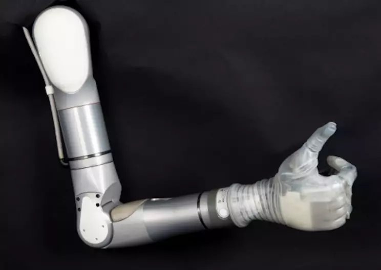 Ang mga Inhenyero Naghimo og 'Luke Skywalker' Prosthetic Arm