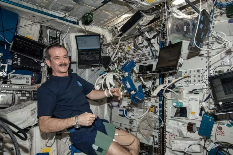 НАСА Крис Хедфилд кардио лабораторија ISS