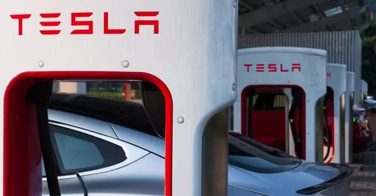 Germany Inorambidza Tesla's Inotsausa 'Autonomous' Driving Ad Statements