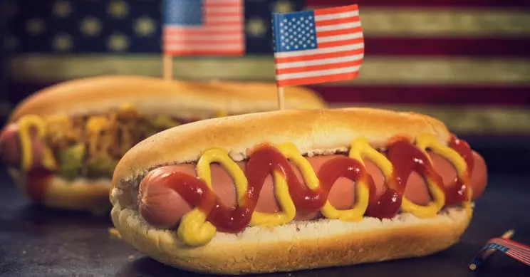 Cantos hot dogs se pode comer en dez minutos, descobre o estudo