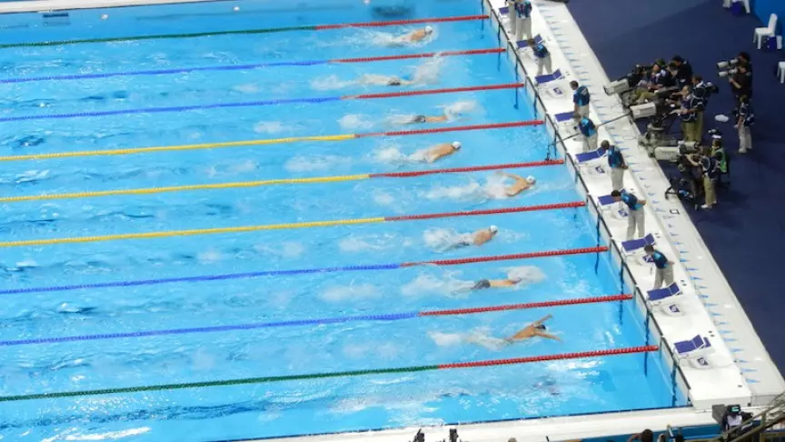 Cifre significative e tolleranze della piscina sono il motivo per cui ci sono così tanti legami nel nuoto