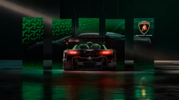 Lamborghini's cusub 830 HP Essenza SCV12 waa sharci darro in lagu wado wadada weyn