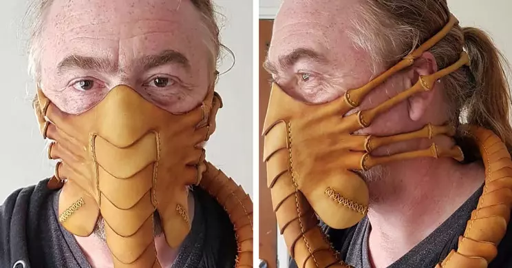 Suratkeş senetleri, iki günde 59 bölek deri 'Alien' Facehugger ýüz maskasy