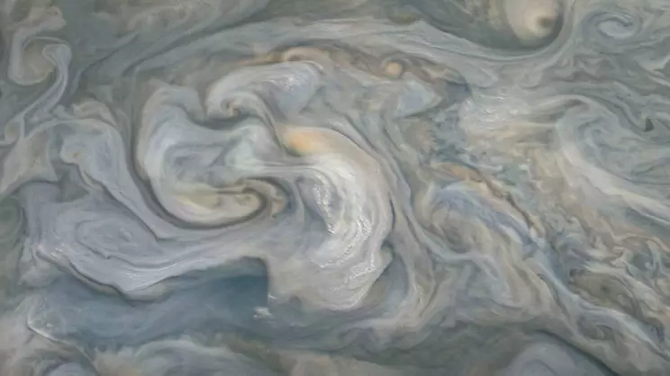 NASA waxay ka heshay Ammonia 'Mushballs' iyo 'Hillaac-gacmeed' oo ku xiran Jupiter