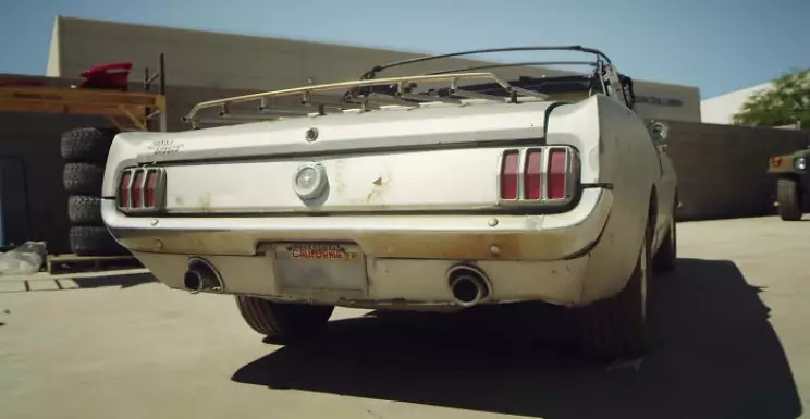 Jason Momoa 1965 Ford Mustang, Otomobîla Wê ya Yekem, Jinê Vegerîne