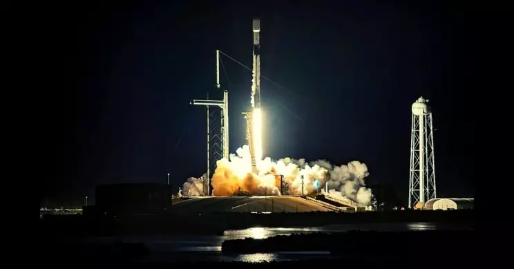 SpaceX משלים את השקת 57 לווייני Starlink עם טרמפיסטים של BlackSky
