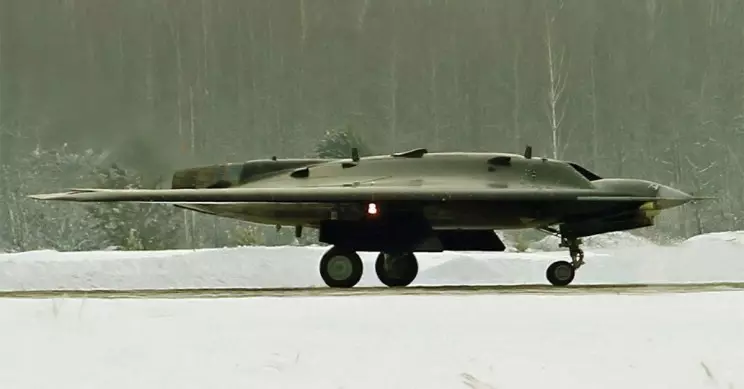 Rûsya Dîroka Radestkirina UAV-ya Stealth Salek Tevah Dikişîne, Li Pêş Pêşbaziyê Dike