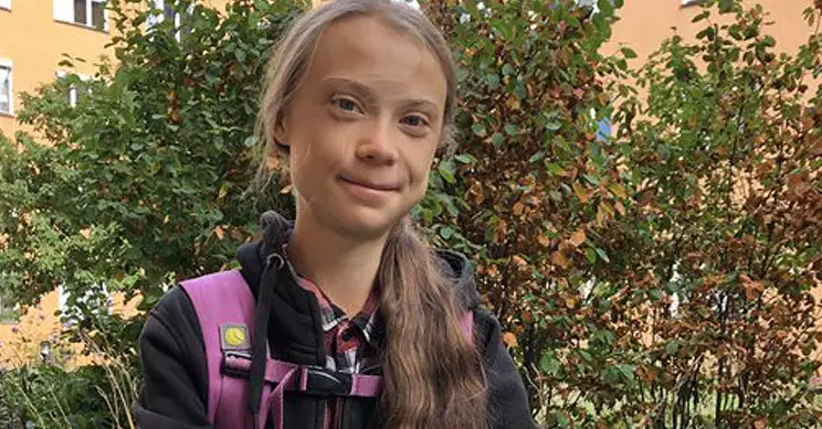 Greta Thunberg İqlim Dəyişikliyinə Qarşı Bir İllik Səlib yürüşündən sonra Məktəbə Qayıdıb