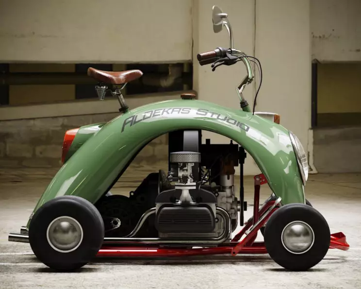 Aldekas Studio VW Beetle Kart มุมมองด้านข้าง