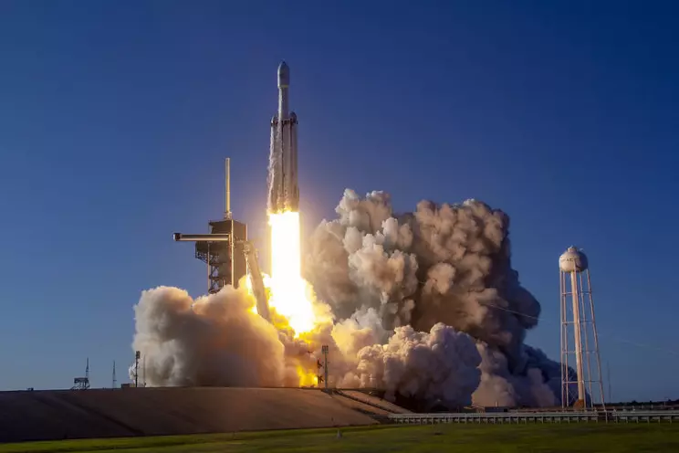 25 reikšmingi SpaceX praeities ir ateities etapai