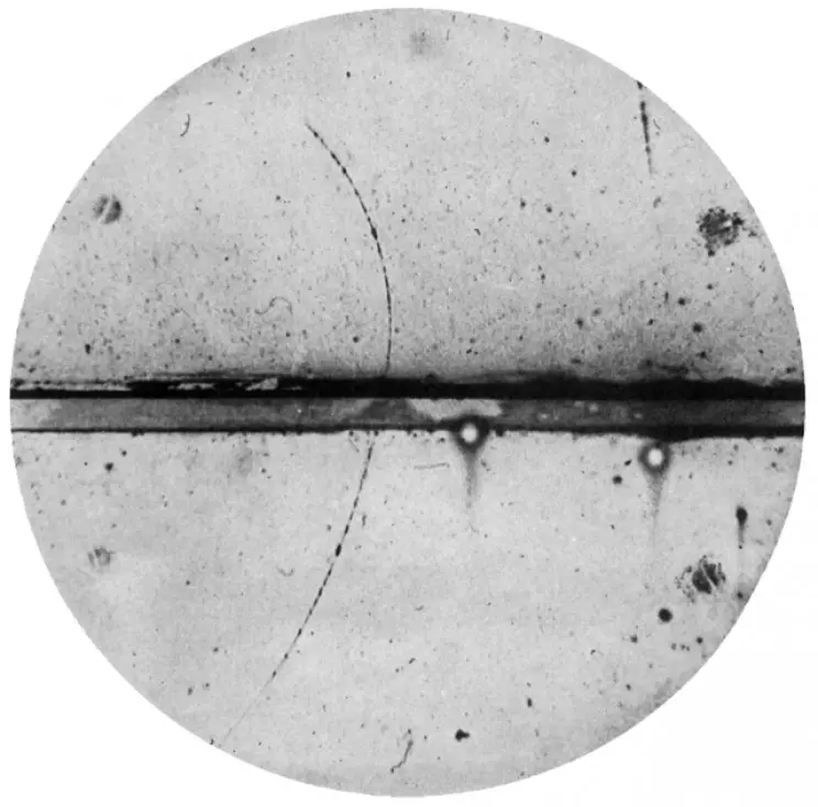 Andersons foto van een positronspoor