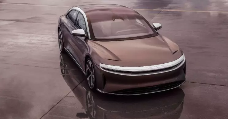 Lucid Motors သည် မိုင် 500 အကွာအဝေးရှိသော တန်ဖိုးကြီးလျှပ်စစ်ယာဉ်ကို ဒေါ်လာ 80,000 ထုတ်ဖော်ပြသခဲ့သည်