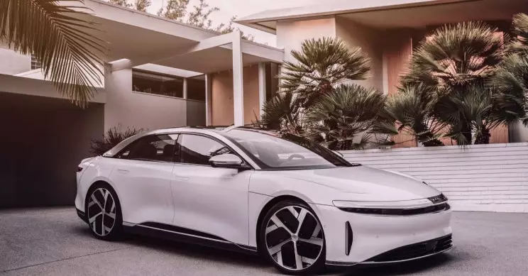 Lucid Motors Lucid Air ရပ်ထားသည်။