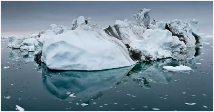 Groenlandia e a Antártida están a perder xeo seis veces máis rápido do esperado, igualando o peor escenario do cambio climático