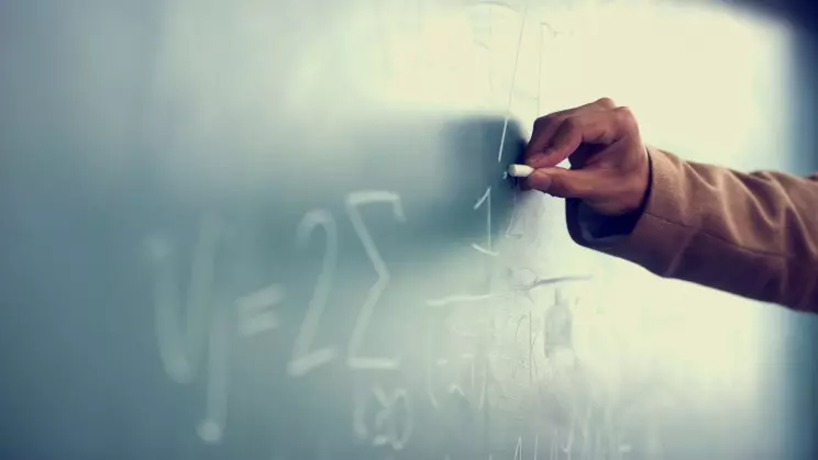 Najbolj briljanten kitajski matematik je v nekaj dneh rešil skoraj nerešljivo uganko