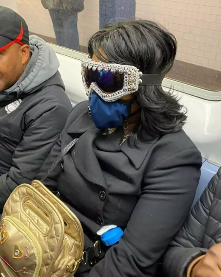 Будзьце ўважлівыя, якую маску вы носіце ў метро