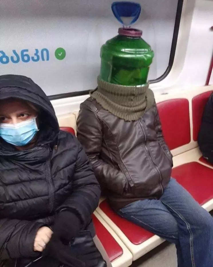 Pazite koju masku nosite u podzemnoj željeznici