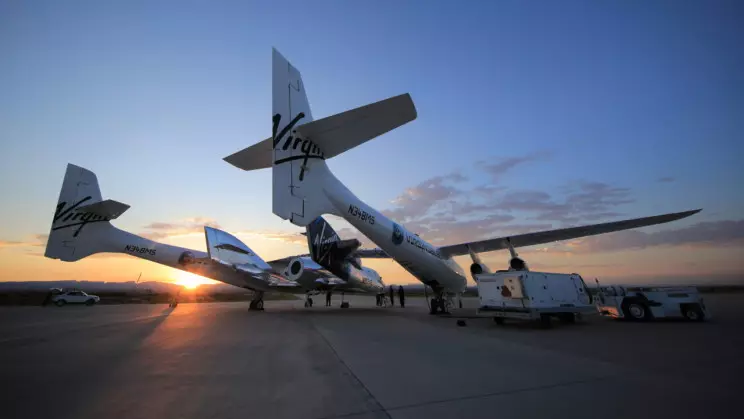 مجموعه ویرجین گالاکتیک برای اولین پرواز فرودگاه فضایی آمریکا