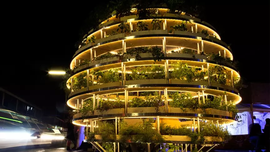 يعطي Growroom Sphere جولة 360 درجة في البستنة