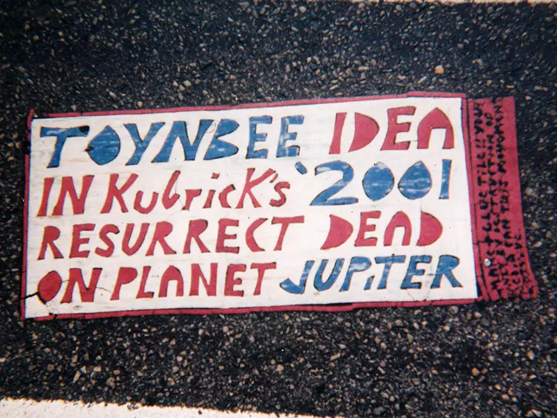 toynbee-tiles-phlly-15th-chestnut-1997