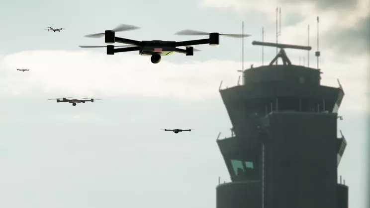 Pentaqon dron təhlükələrinə qarşı istifadə etmək üçün yüksək güclü mikrodalğalı texnologiyanı sınaqdan keçirir