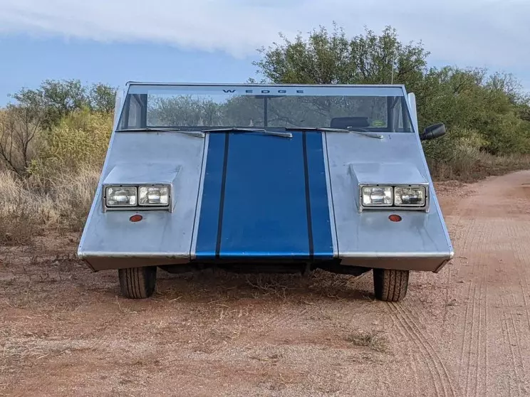 Ta avtomobil Wedge po meri izgleda naravnost iz Sci-Fi iz 70-ih
