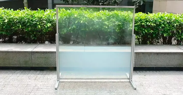 Vědci NTU Singapur vyvinuli energeticky úsporné „tekuté okno“