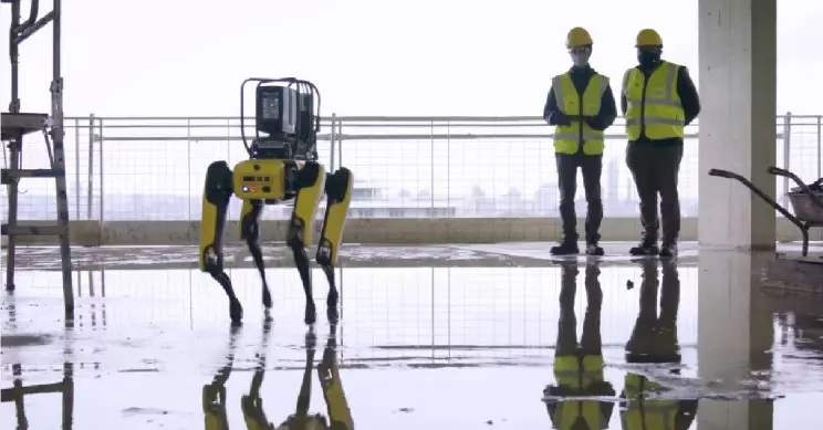 Spot Boston Dynamics nyní optimalizuje staveniště