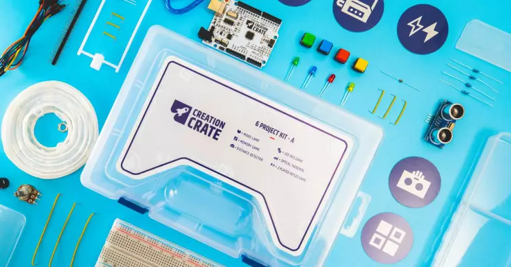 Aprenda codificação e construa eletrônicos inteligentes com kits STEM mensais