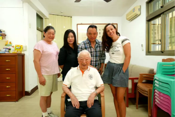 105歲的老人打破了最長壽者串聯滑翔傘的吉尼斯紀錄