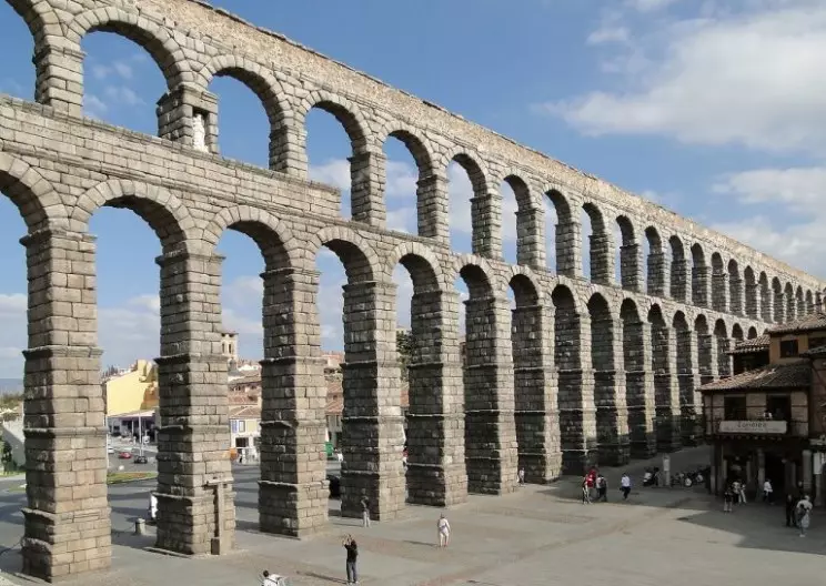 Ang Pagtaas ug Pagkapukan sa Roman Aqueduct