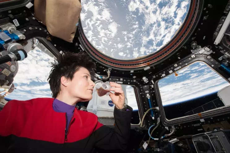 Астронавтите промъкваха алкохол в космоса през последните няколко десетилетия