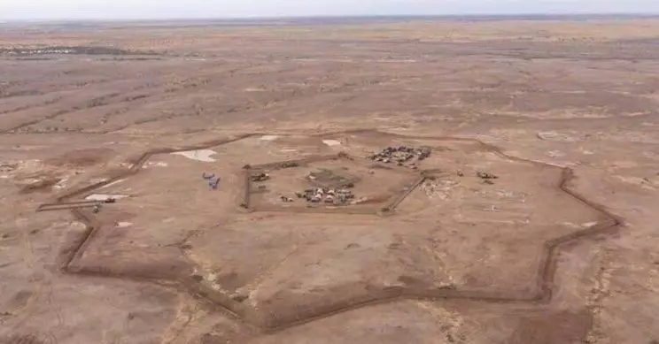 Franse leër herleef Middeleeuse ster-fortpatrone in Noord-Afrika