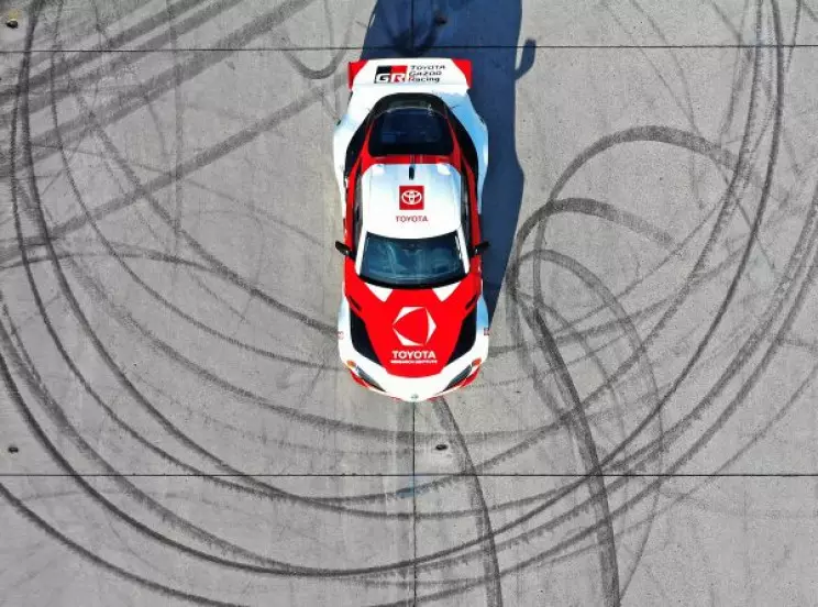 Toyota ndërton Supra Autonome Vetë-Driftuese me Universitetin Stanford